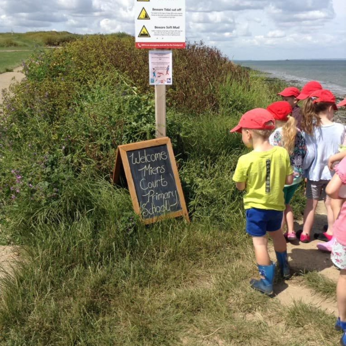 Miers Court Primary School - Year R Visit Reculver
